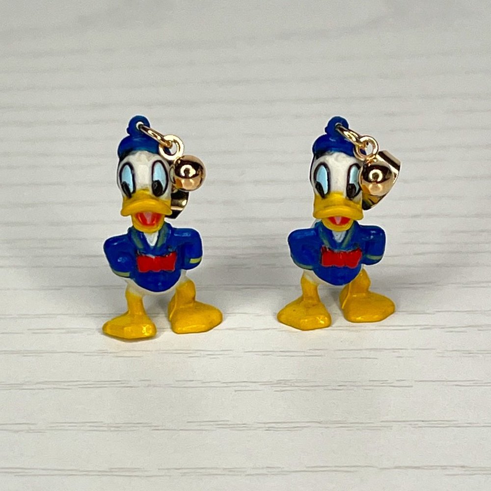Vintage Disney Donald Duck Hanging Post Earrings Park… - Gem